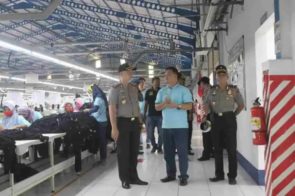 Kapolres Subang Kunker ke PT.Buma Apparel Industry Purwadadi ...