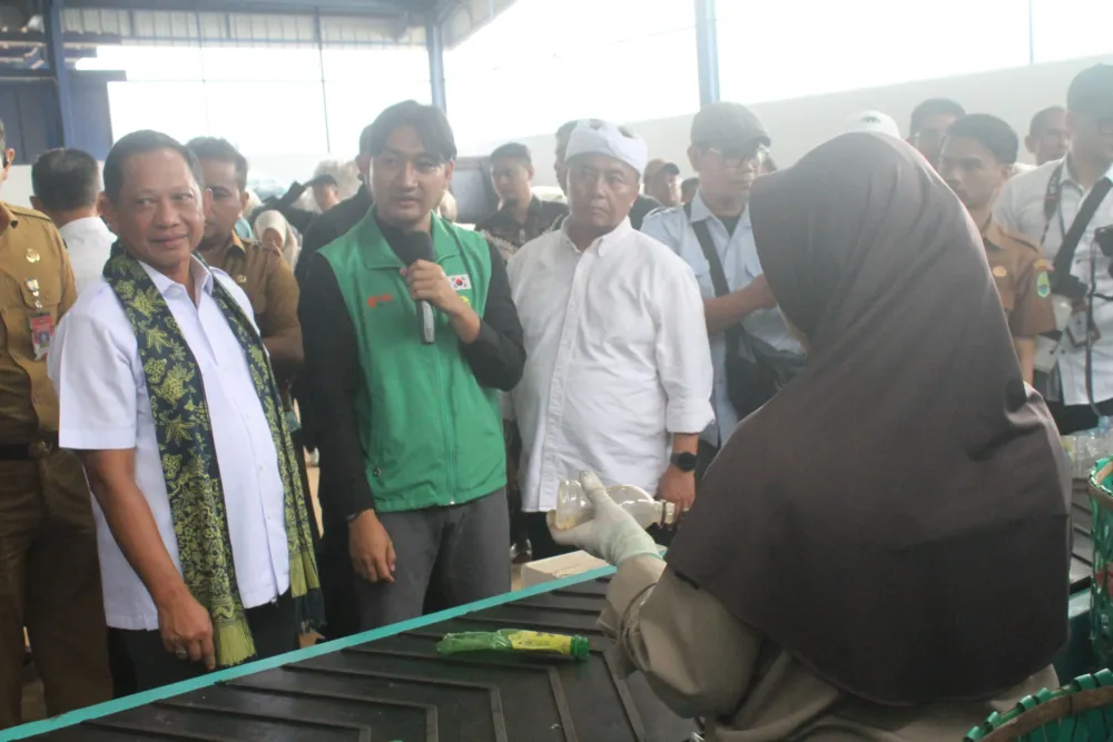 Mendagri Apresiasi Pemdes Wantilan Subang Sukses Kelola Sampah ...